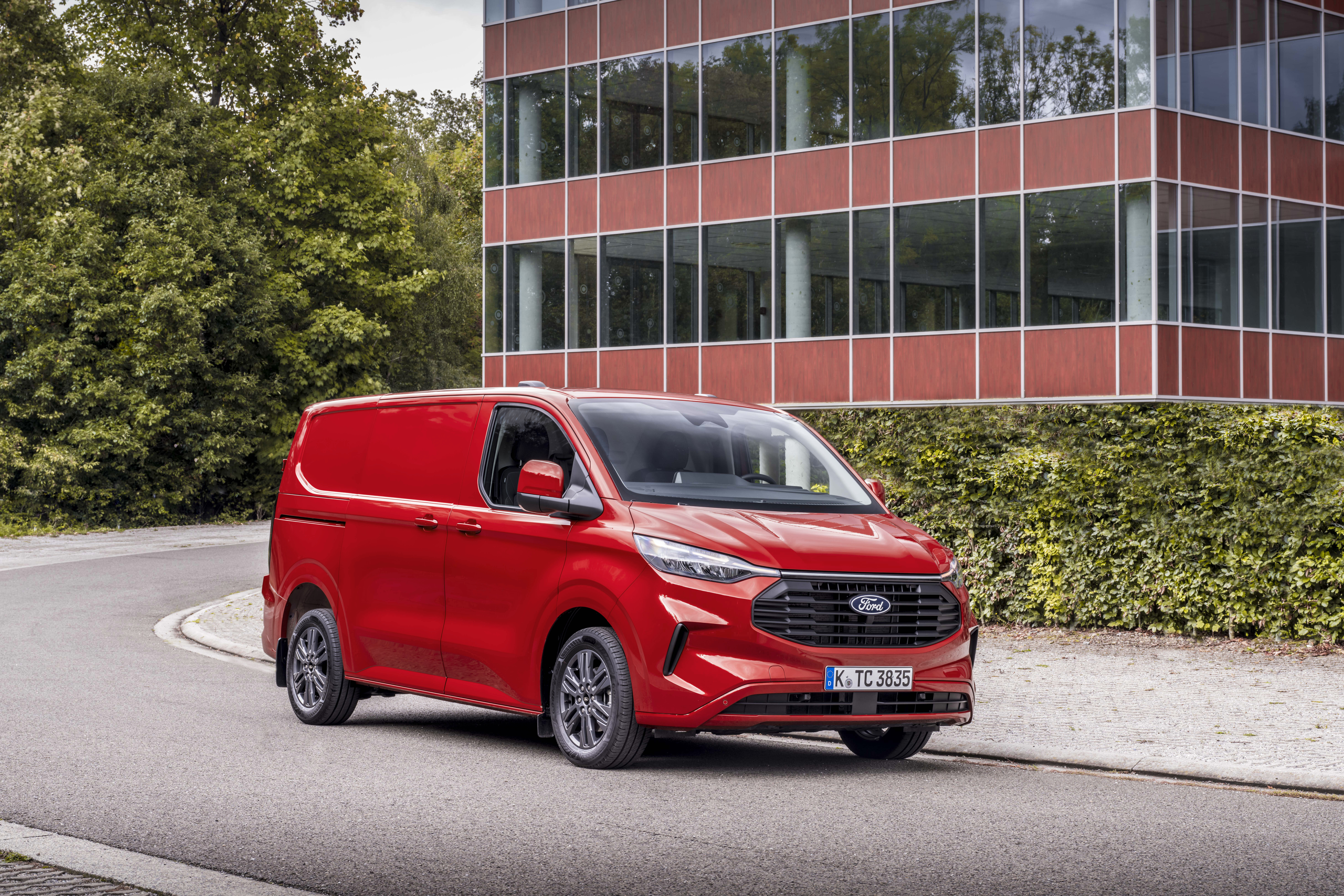 Essai - Ford Transit Custom (2023) : Que vaut le van de l'année 2024