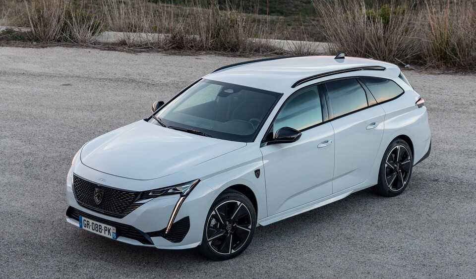 Essai - Peugeot e-308 SW (2023) : le break au secours de l’électrique