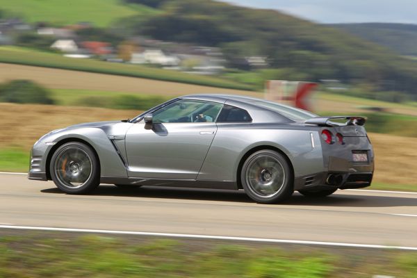 Nissan GT-R 2012 : les 550 ch sont officiels