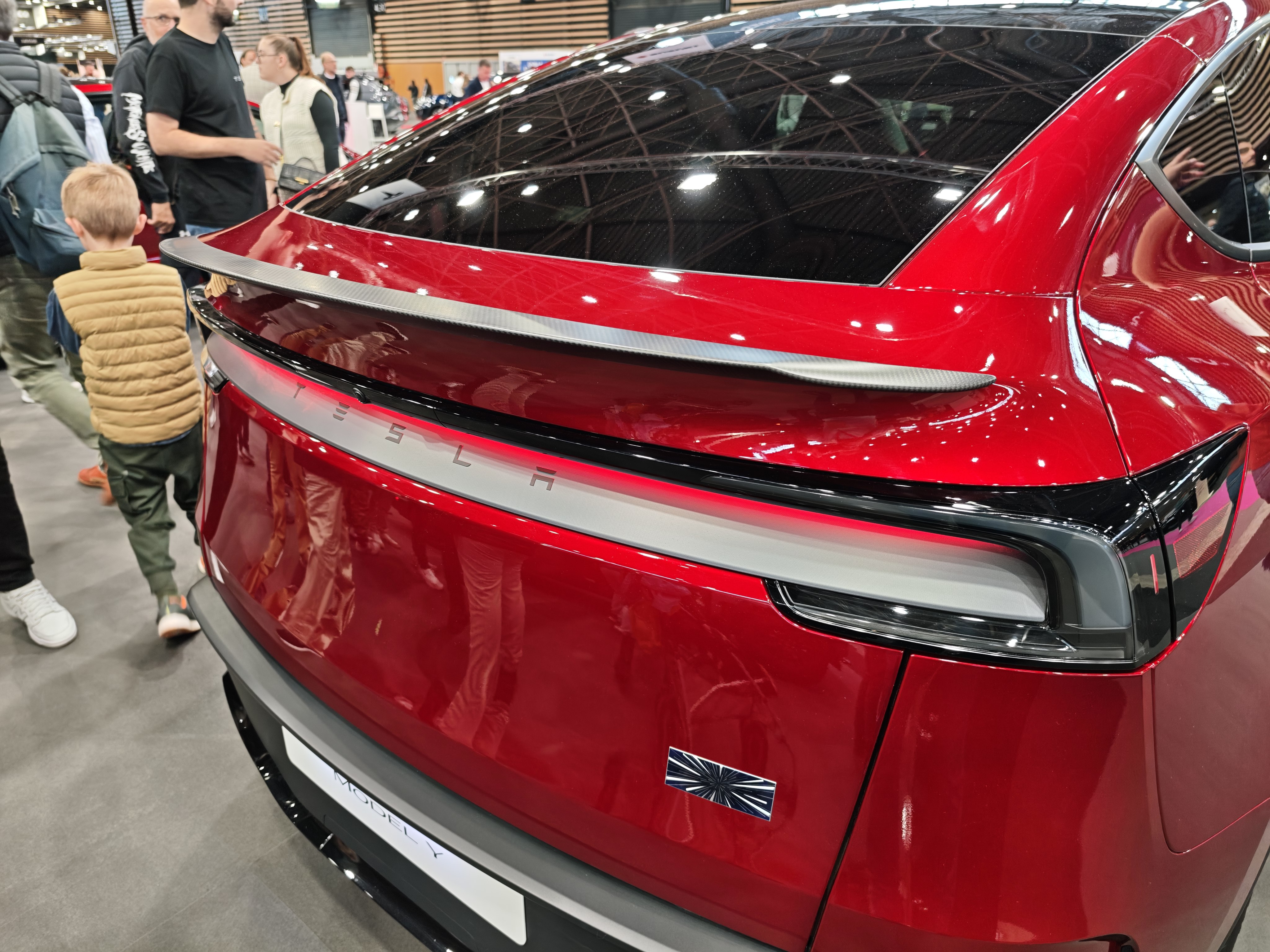 Model Y Performance et Cybertruck en vedette sur le stand Tesla au ...