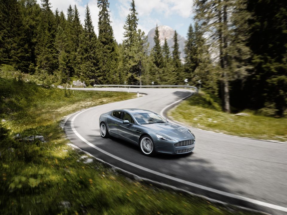 Aston Martin Rapide : 11 photos HD valent mieux qu'un long discours
