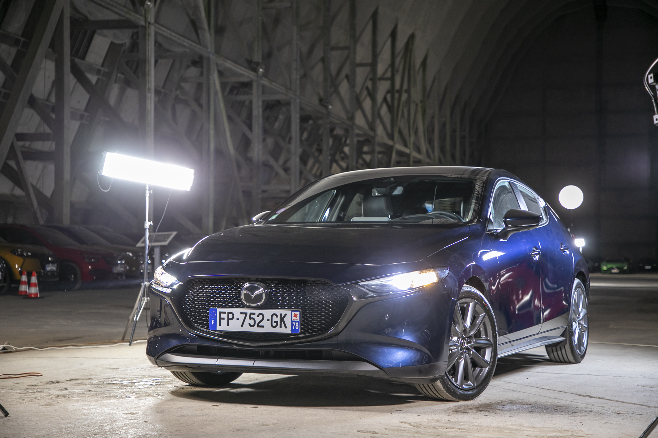 Mazda 3: différente - Salon de l'auto Caradisiac