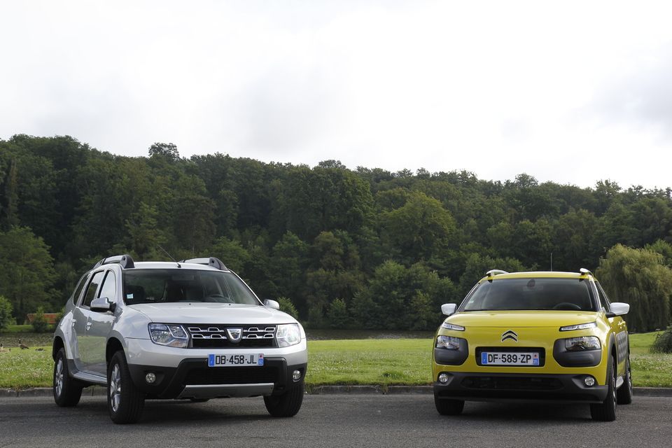 Comparatif vidéo - Citroën C4 Cactus vs Dacia Duster : l'essentiel, c ...