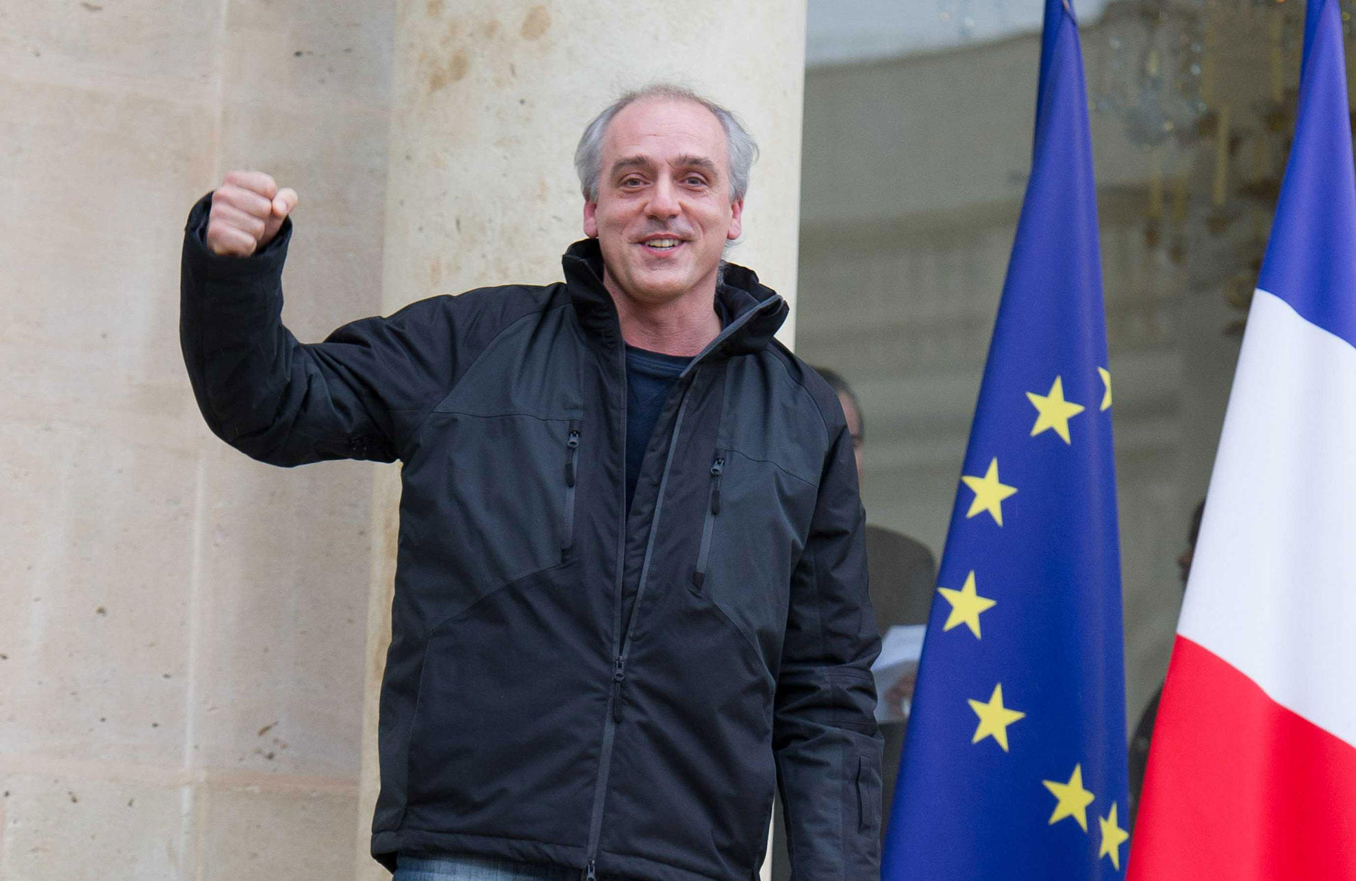 Généreux, Philippe Poutou propose sa Peugeot 308 à Valérie Pécresse