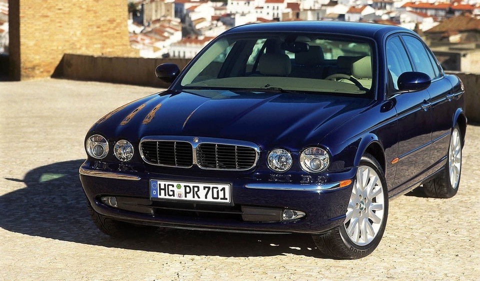 Jaguar XJ X350 (2003-2009), ligne classique et technologie de pointe, dès 8 000