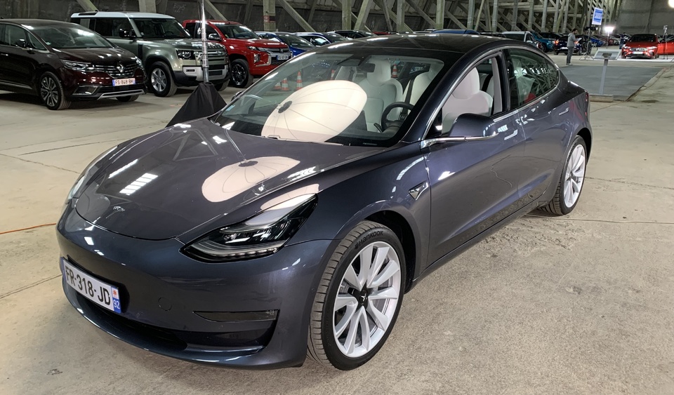 Salon de l'auto Caradisiac 2020 - Le stand Tesla : vedette américaine