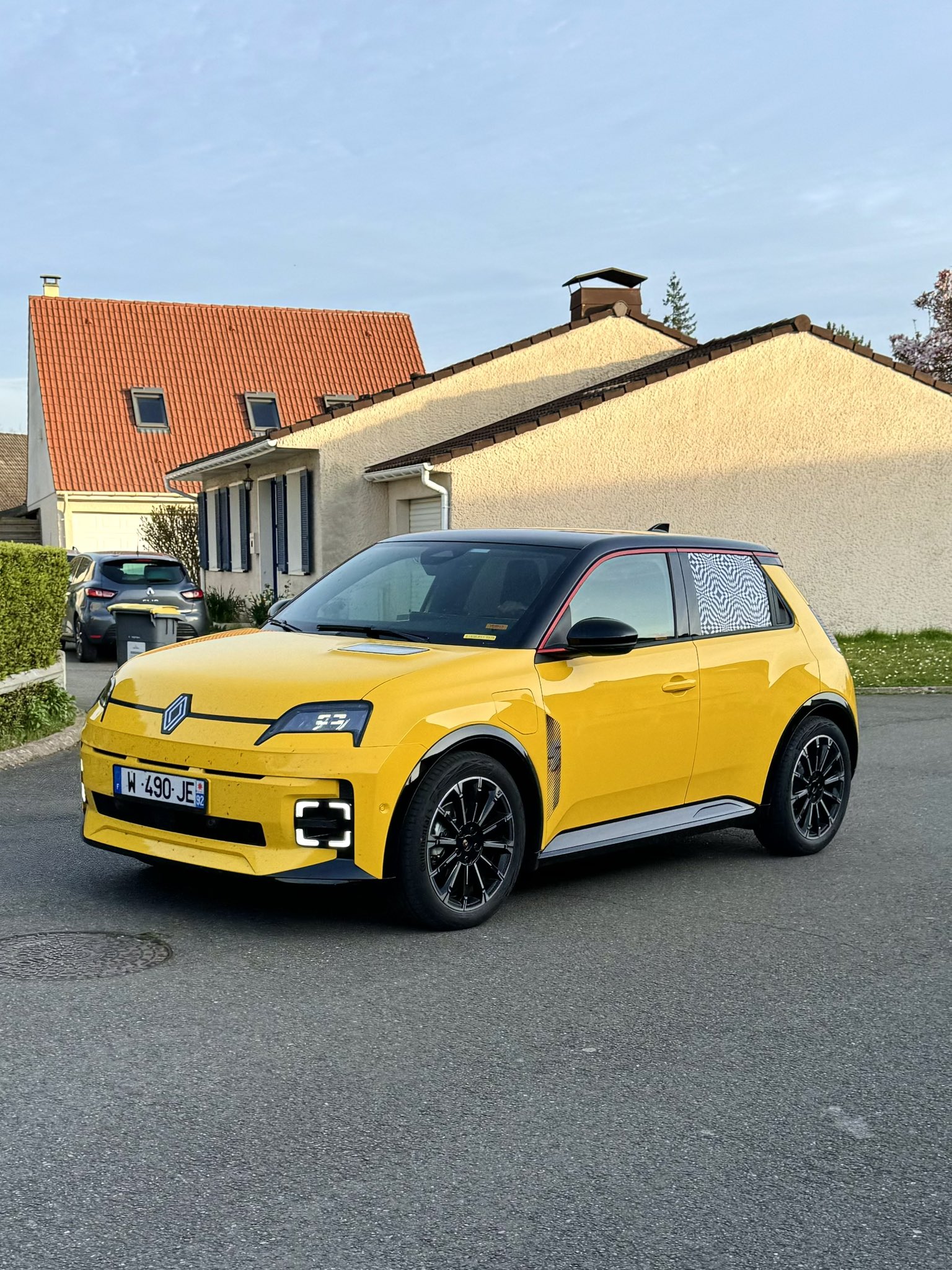 La nouvelle Renault 5 E-Tech Electric (2024) déjà dans la circulation