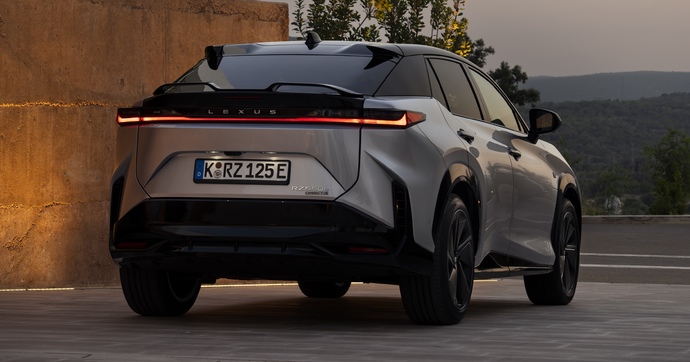 On a enfin le prix du Lexus RZ avec son volant « révolutionnaire