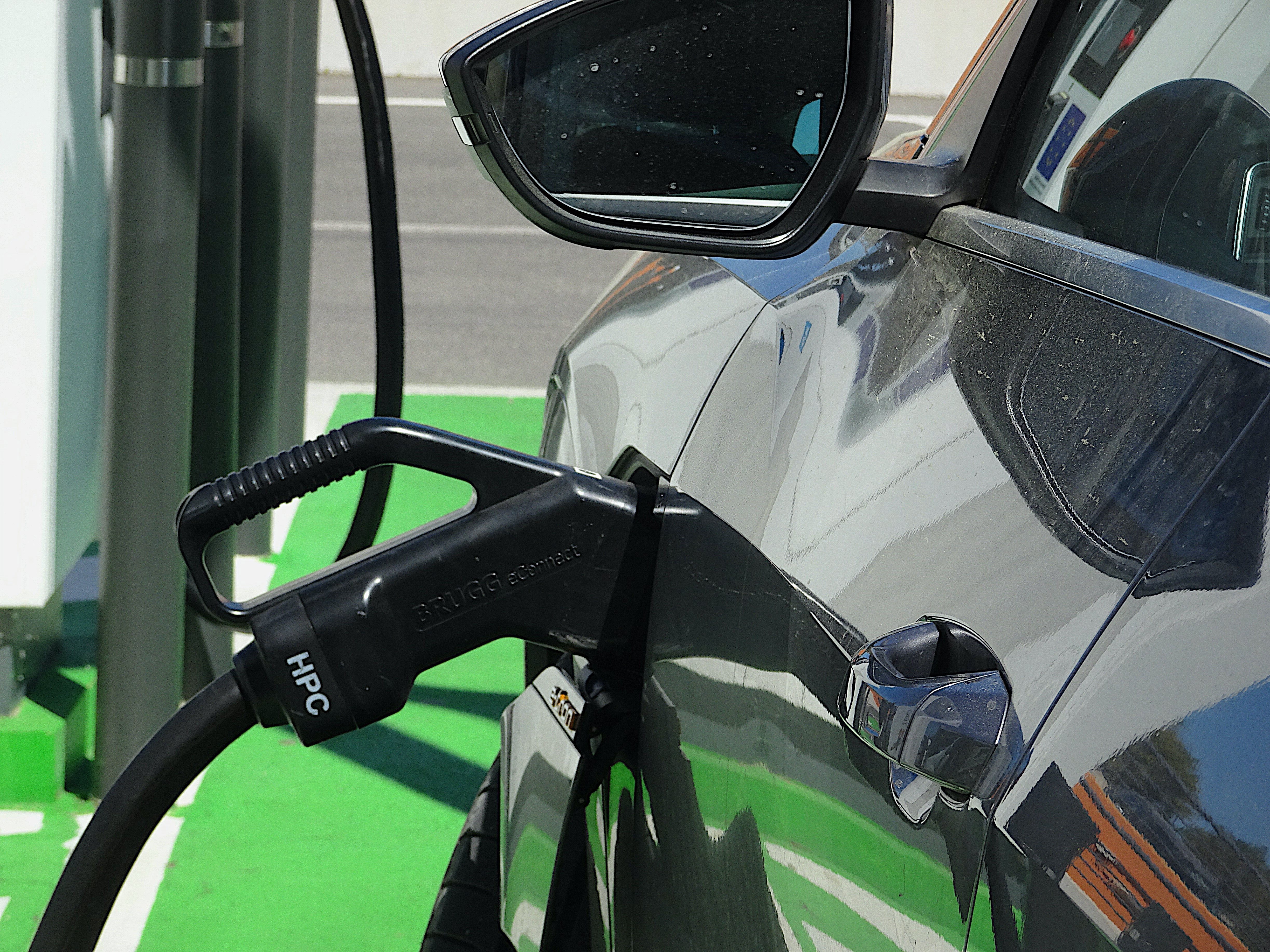 Électrification, réglementation et pognon : le verdissement des flottes ...