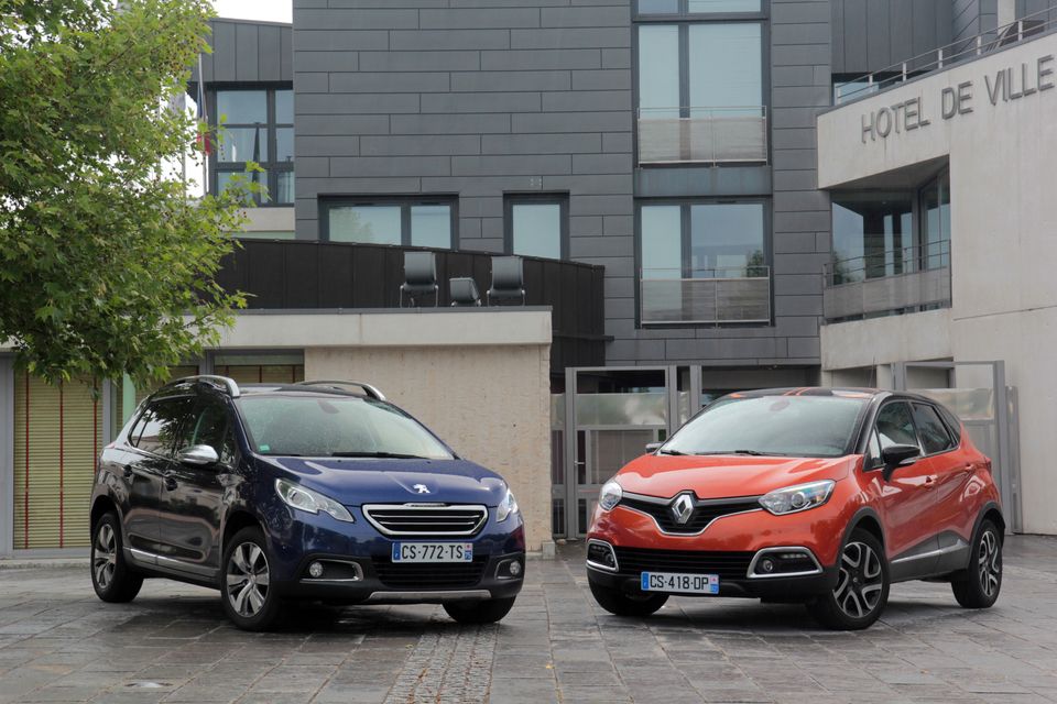Comparatif vidéo - Renault Captur vs Peugeot 2008 : coup de griffe sur ...