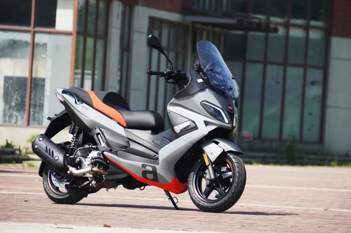Le scooter Aprilia SR Max 250 HPE renouvelé en Chine : avant un retour ...