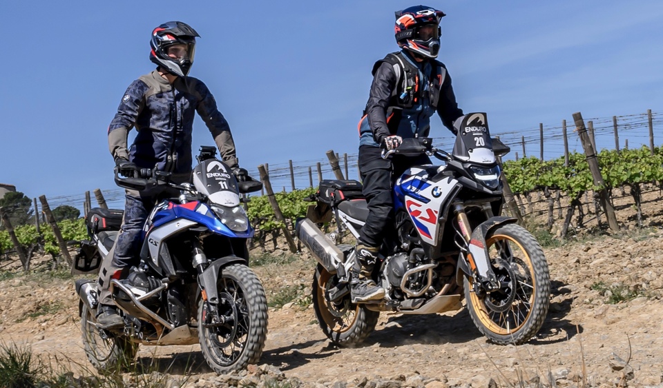 Comparatif off road – BMW R 1300 GS VS BMW F 900 GS : GS ou GS