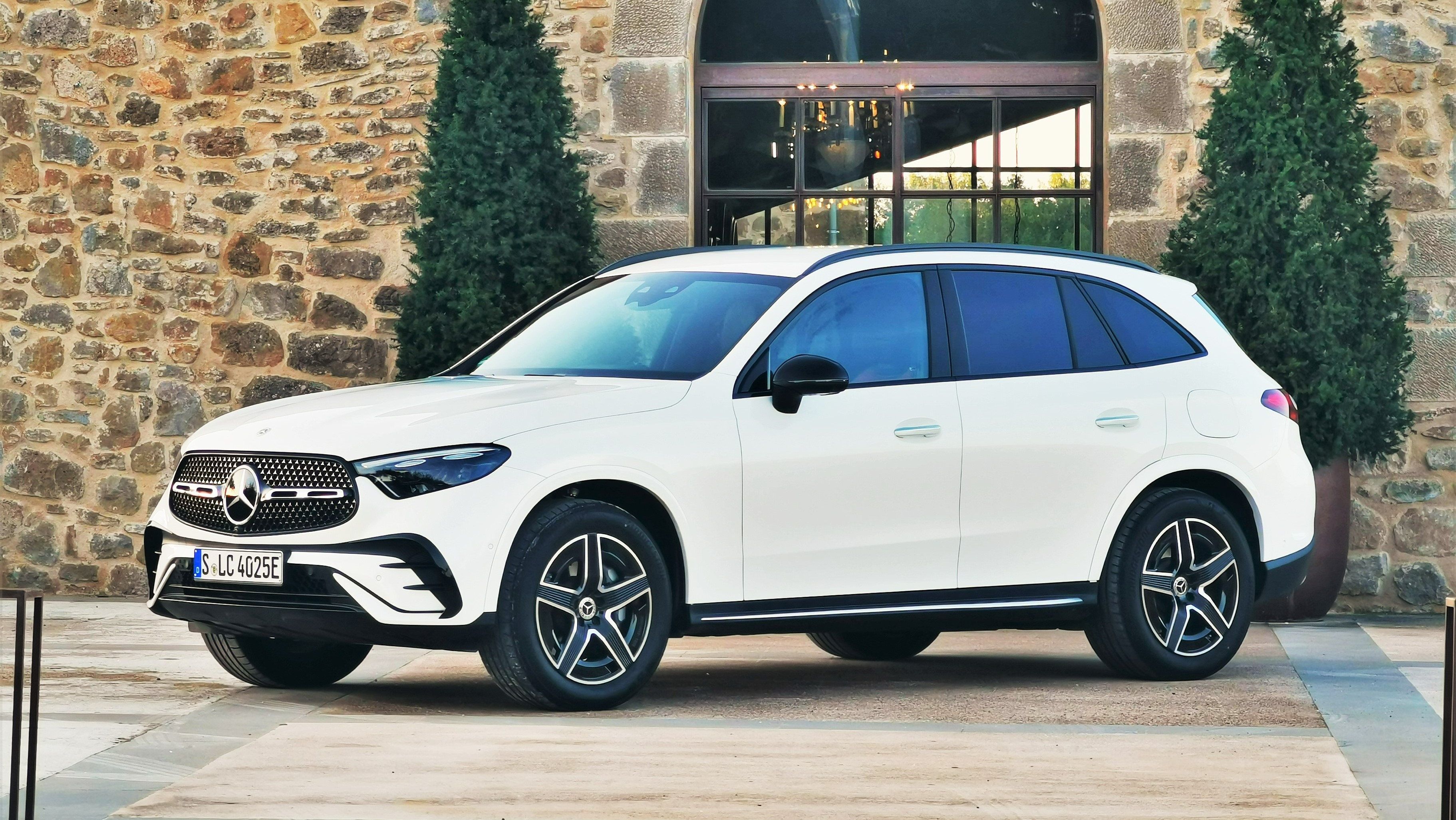 Essai vidéo - Mercedes GLC (2022) : le boss fait peau neuve