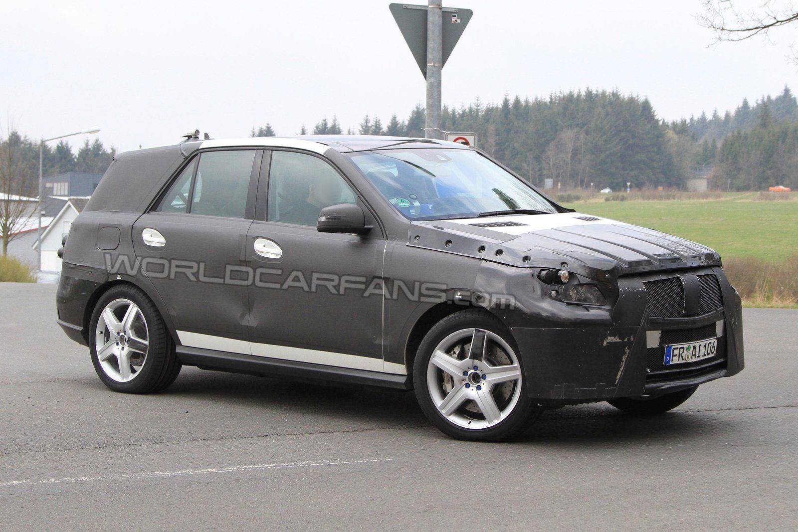 Futur Mercedes ML AMG : première prise