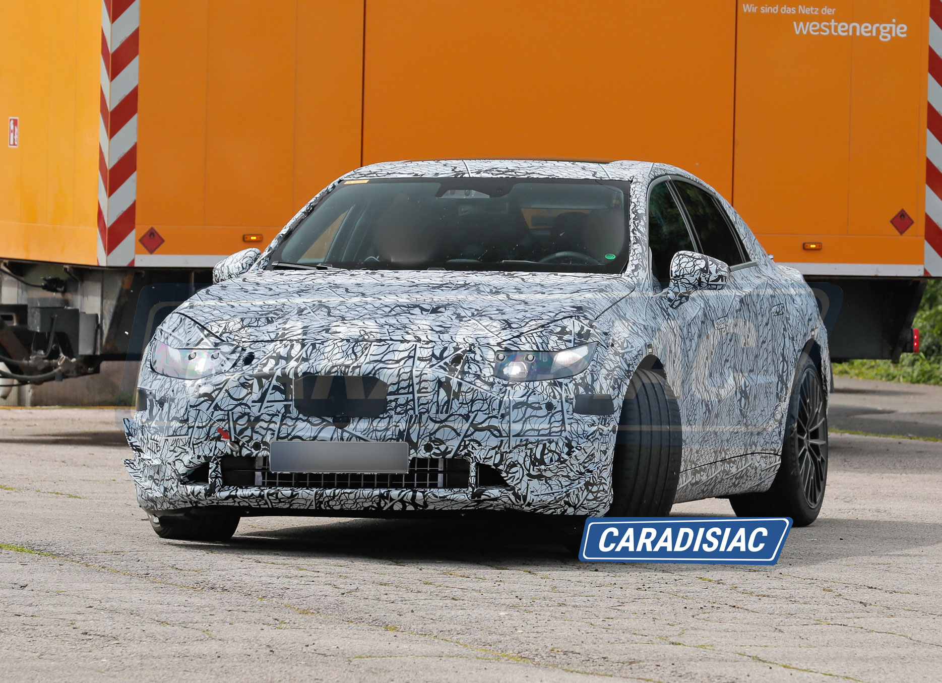 Chez Mercedes la Classe C électrique aura droit à sa version AMG Performance