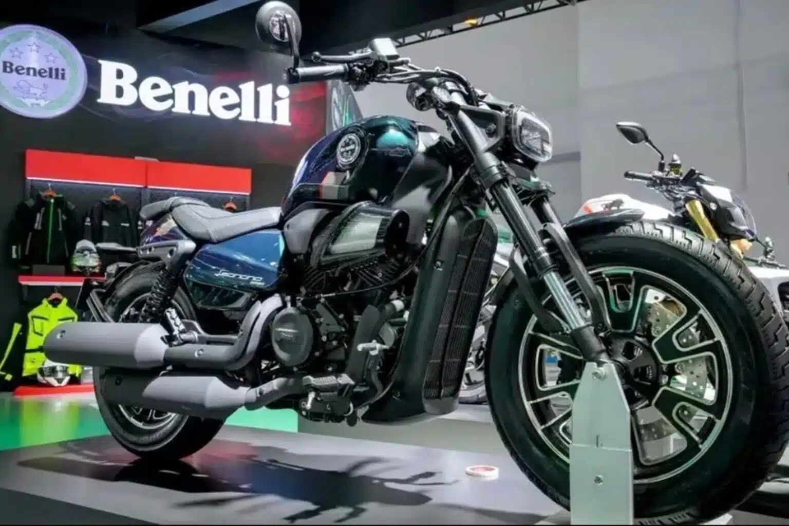 Benelli ajoute un Bobber dans sa gamme