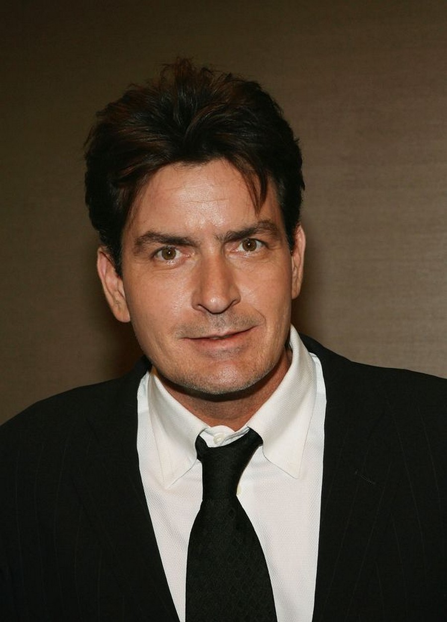 Charlie Sheen, l'homme qui offre des voitures de luxe à toutes ses ...