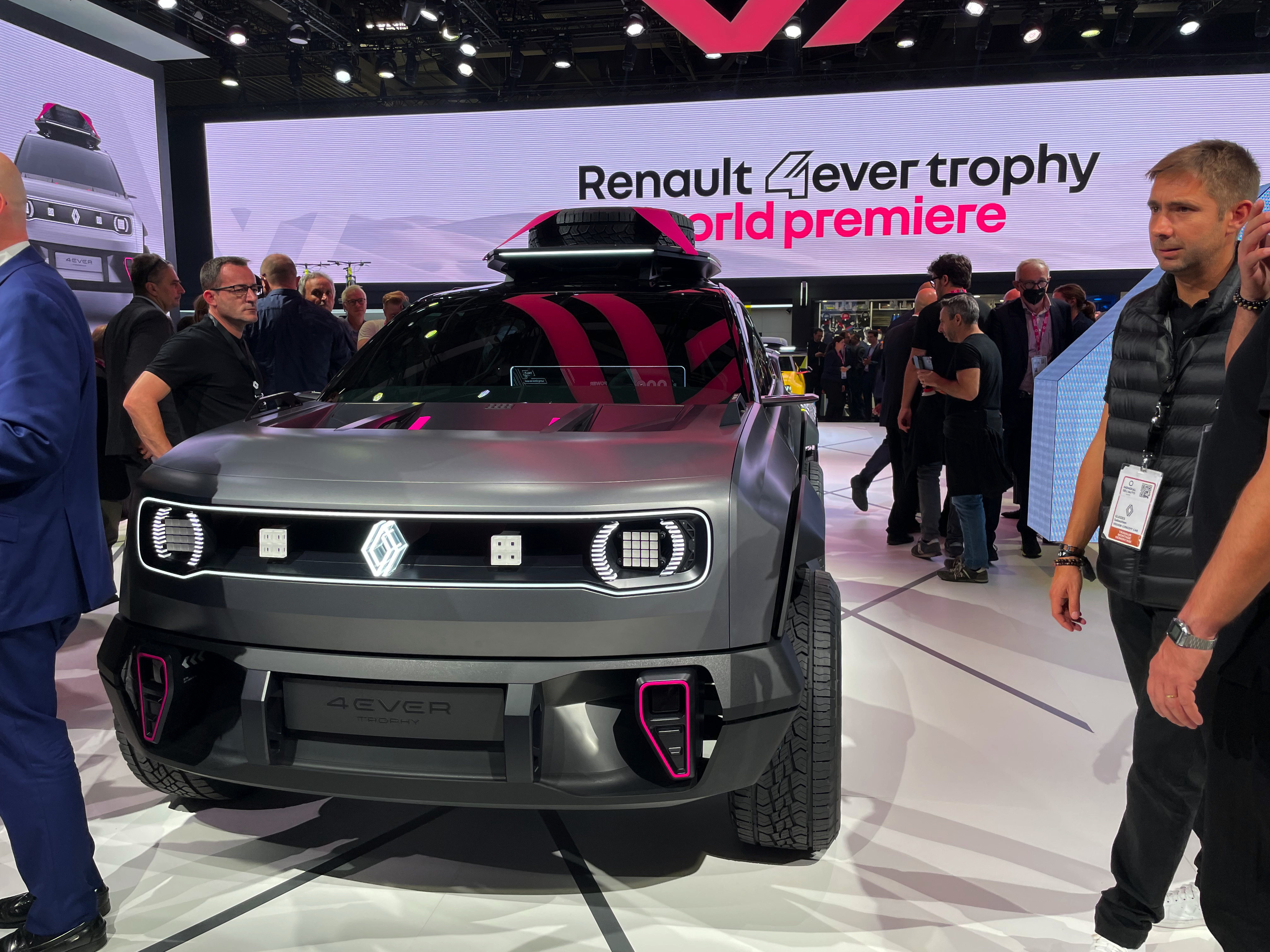 Mondial de l'auto 2022 - Renault 4Ever Trophy : la future 4L sera un SUV