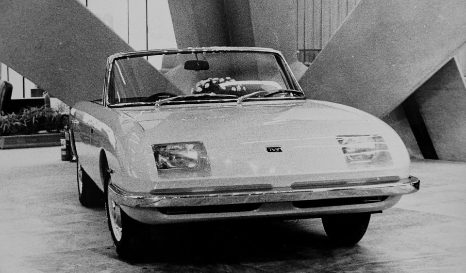 DESIGNERbyBELLU - Trevor Fiore, charme latin chez Citroën