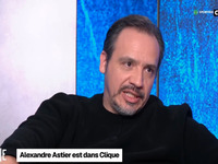 Dinosaure et pistons : La leçon de physique d'Alexandre