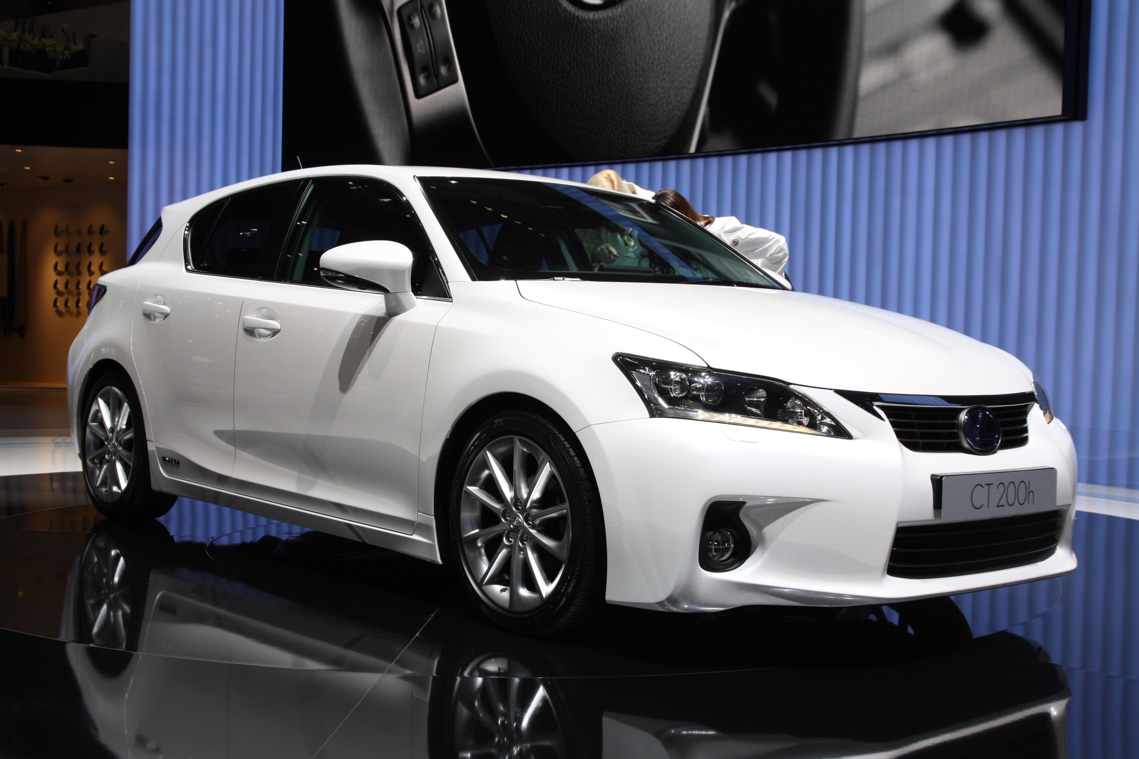 La Lexus CT 200h hybride commercialisée aux Etats-Unis début 2011