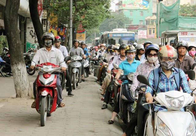 Vietnam, la capitulation : Honda fait plier Hanoï, le moteur à essence ...