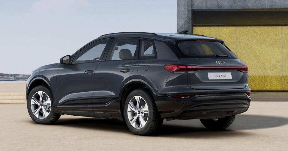 L'Audi Q6 e-tron s'éloigne du Porsche Macan électrique sur l'entrée de ...