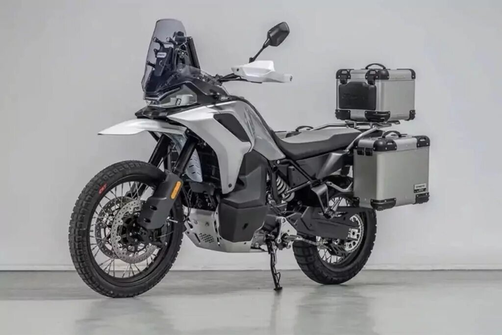 Le trail CFMoto 800 MT-X arrive