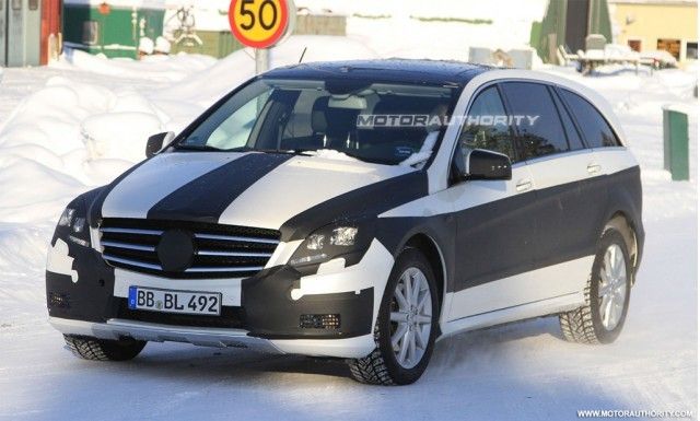 Spyshot : Mercedes Classe R restylé : imminent