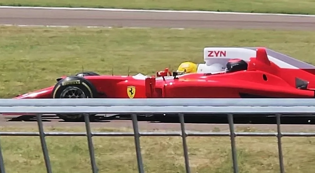 Vous devrez être l'un des meilleurs clients de Ferrari pour que Lewis ...