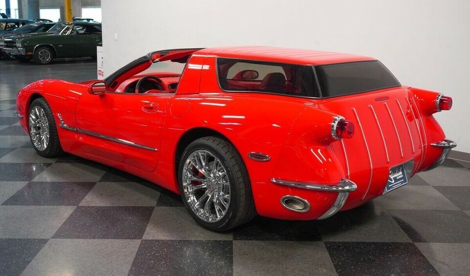 Une étonnante Corvette C5 transformée en Shooting Brake rétro