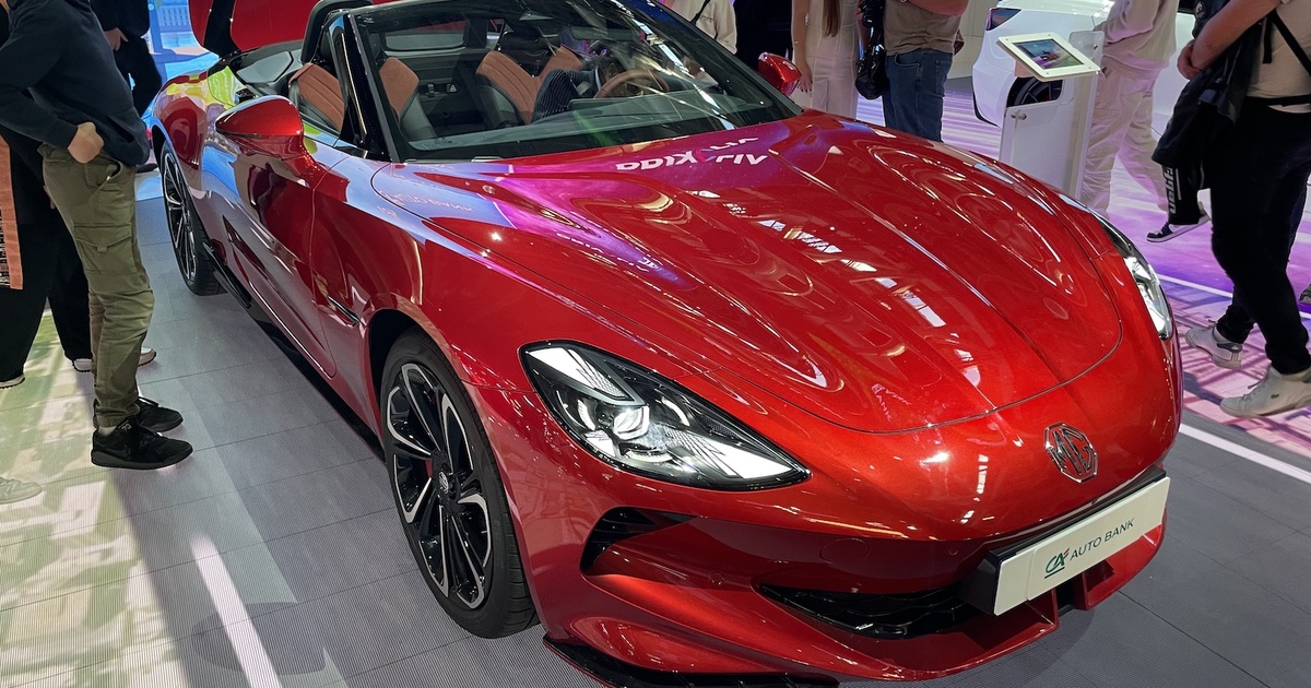 La nouvelle MG Cyberster est au prix d'une Alpine A110
