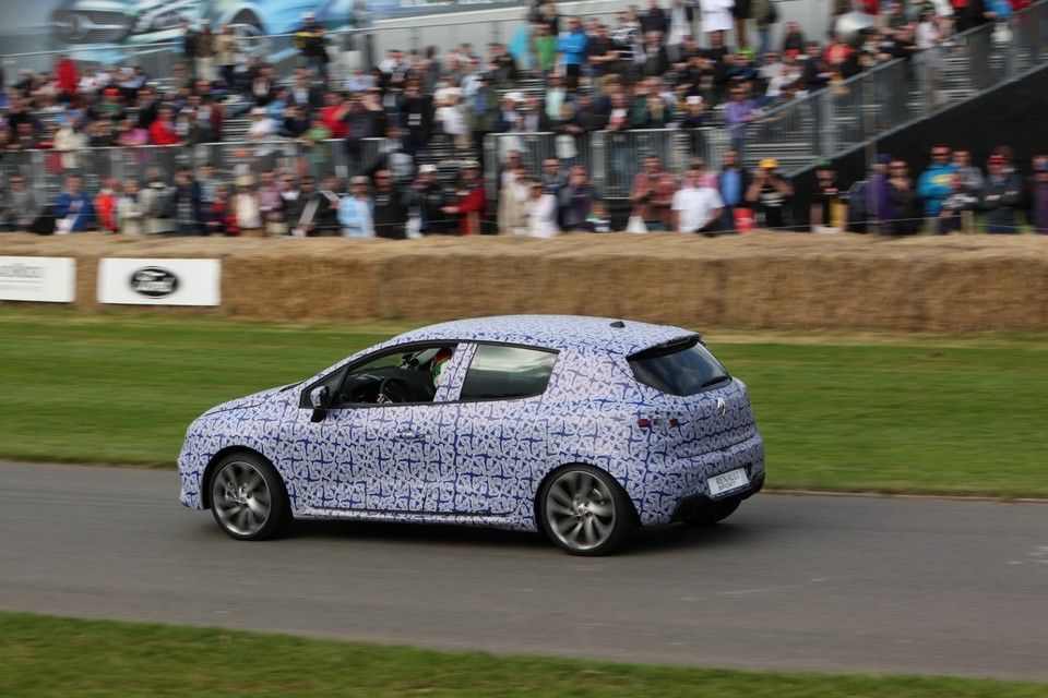 Renault Clio 4: une "Initiale Paris" au programme