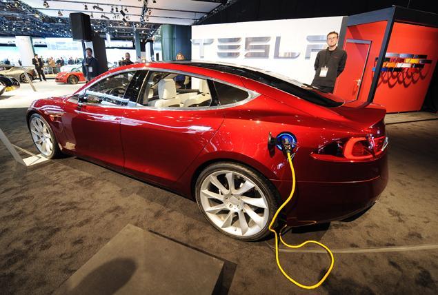 Tesla ouvre un Service Center Parisien et déploie son réseau de ...