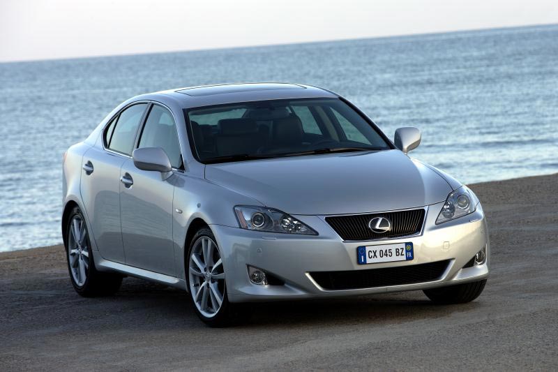 Essai - Lexus IS 250 & 220 d : une des meilleures familiales diesel