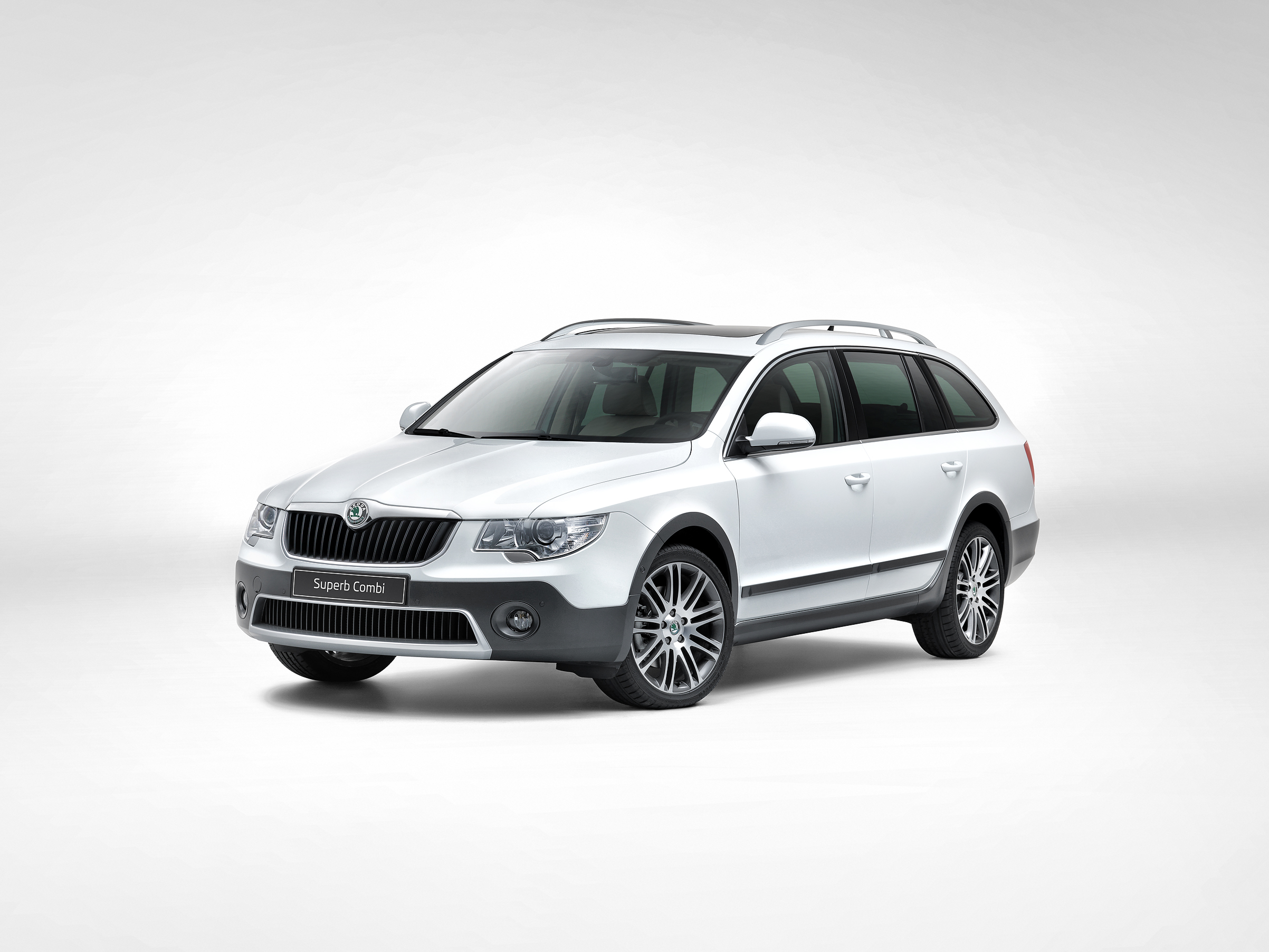 Mondial de Paris 2012 - Nouvelle Skoda Superb Combi Offroad