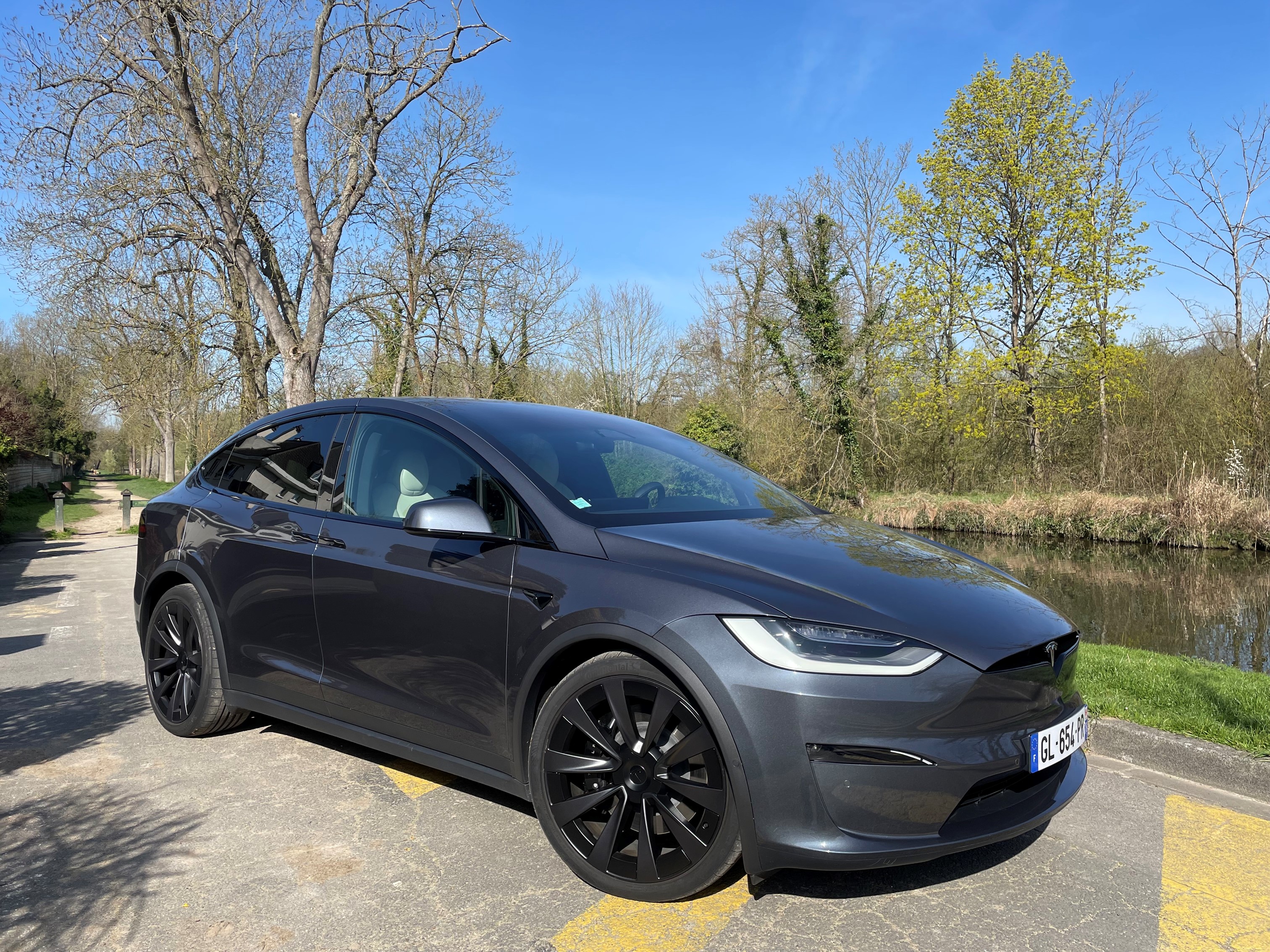Tesla Model X Plaid : les premières images et impressions de conduite ...