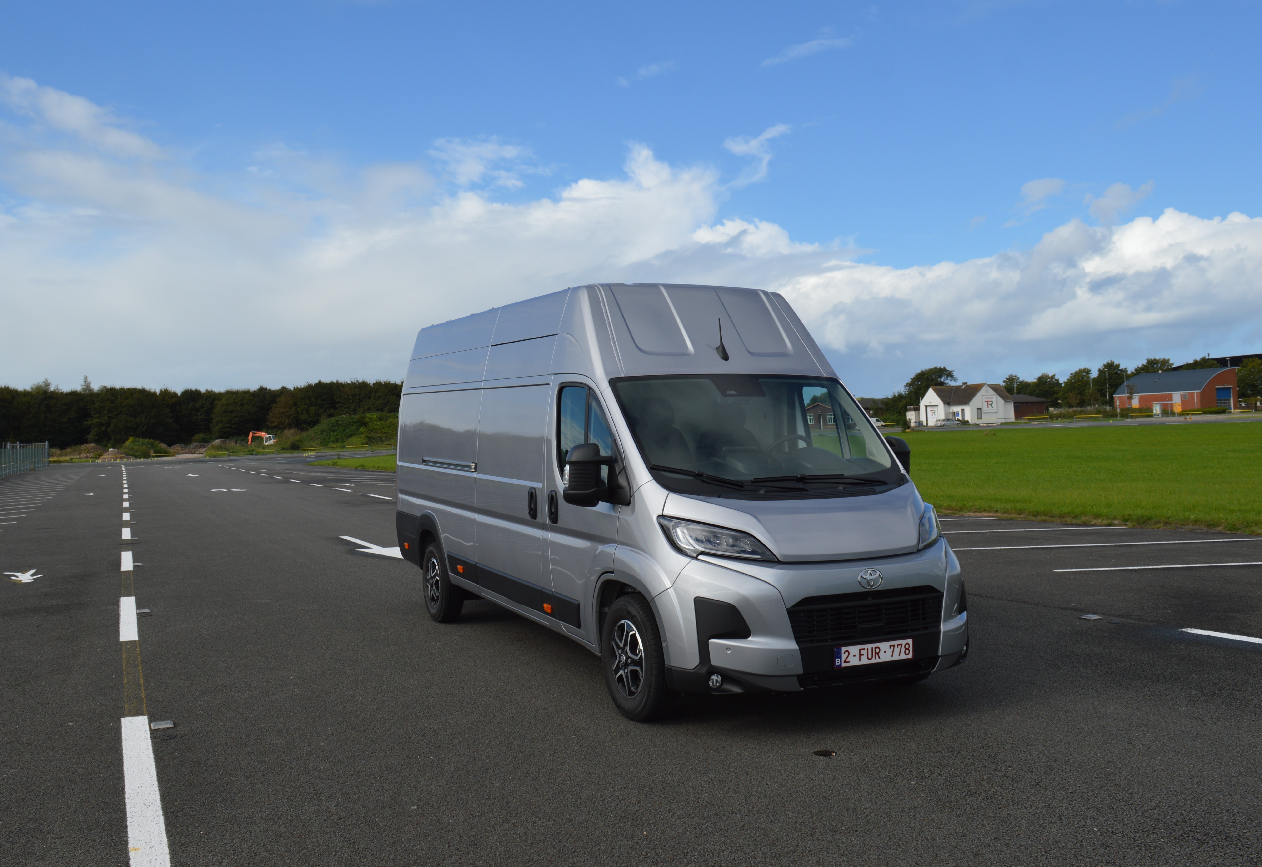 Avec le Proace Max, Toyota complète sa gamme avec un grand fourgon