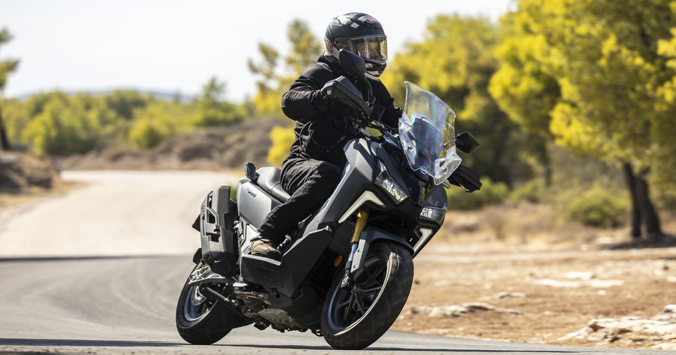 Le Sym ADXTG 400 est-il vraiment un concurrent de taille pour les Honda ...