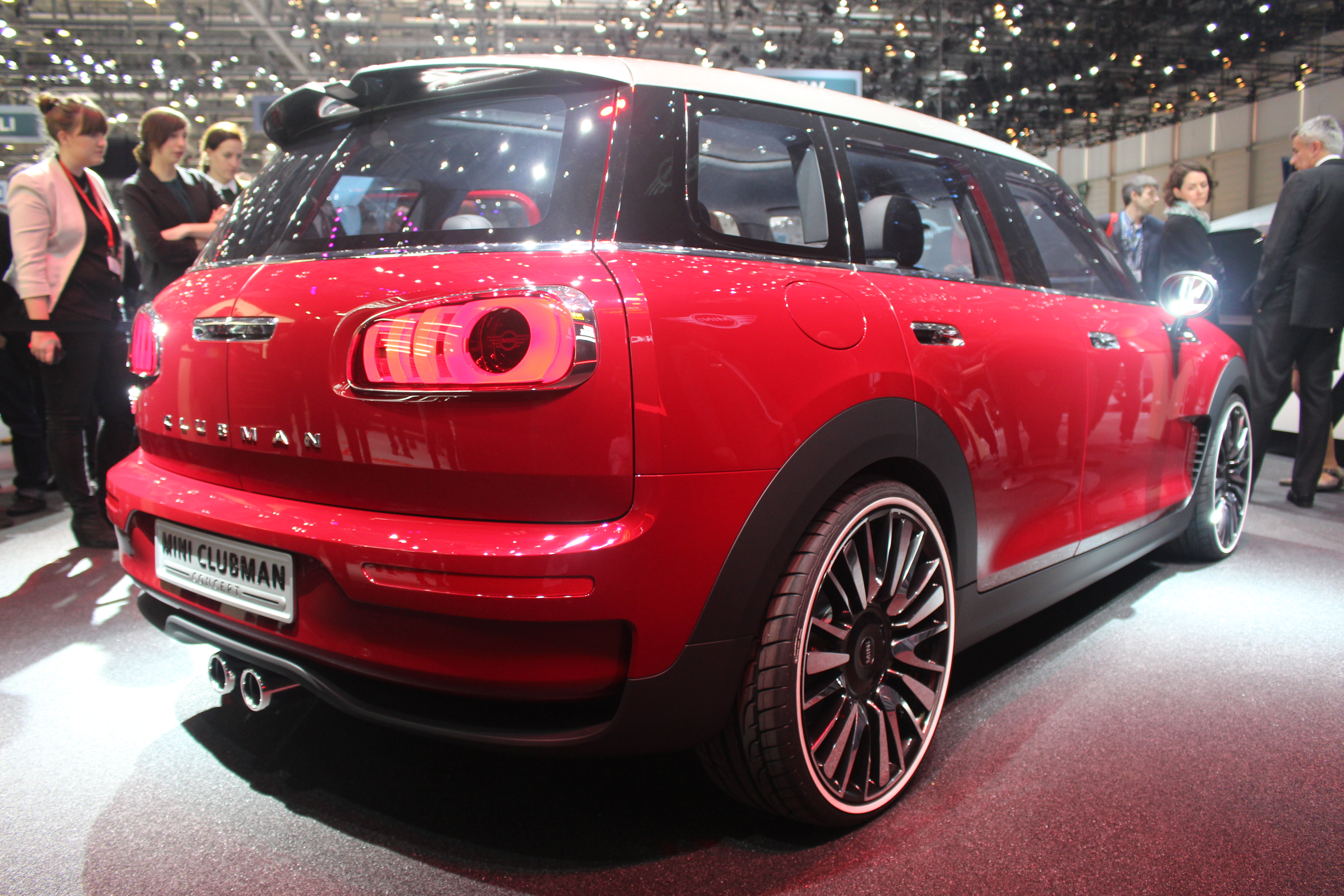 Vidéo en direct de Genève 2014 - Mini Clubman Concept, pas moins de six ...