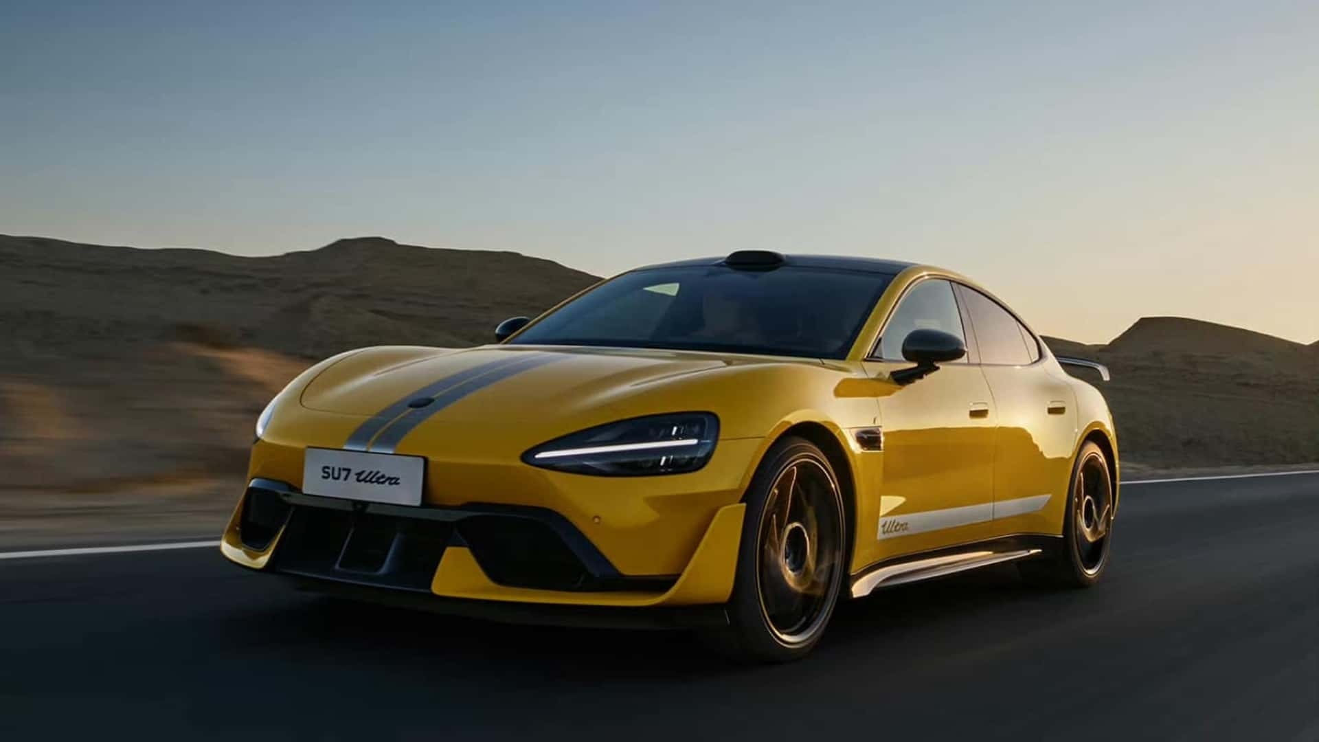 La Xiaomi SU7 Ultra paraît très prétentieuse face à la Porsche Taycan