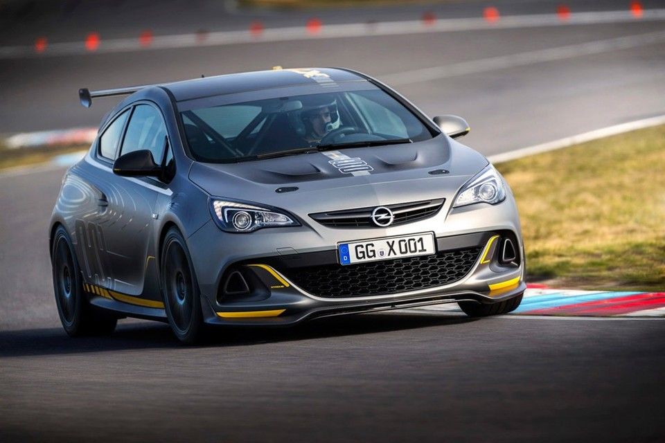 L'Opel Astra OPC EXTREME fait la belle en vidéo