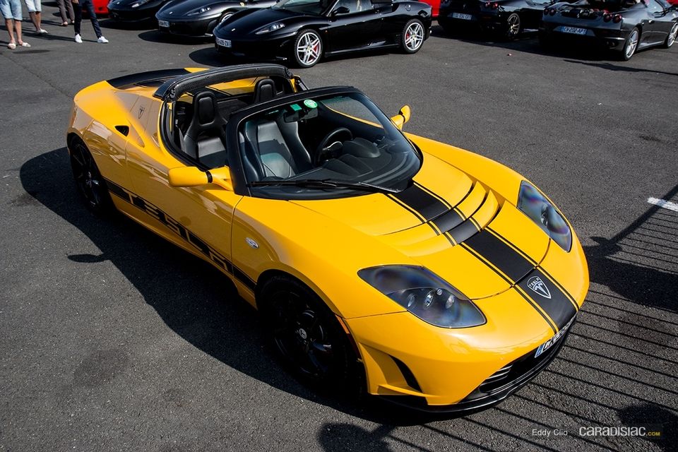 Photos du jour : Tesla Roadster (Sport&Collection)