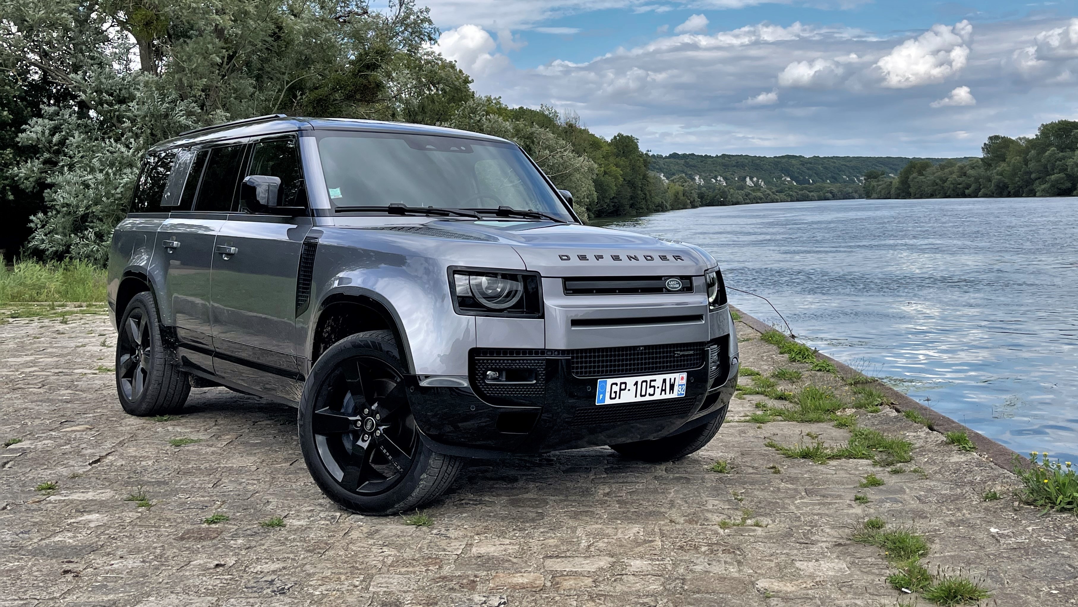 Essai vidéo – Land Rover Defender 130 : le grand huit dans la boue