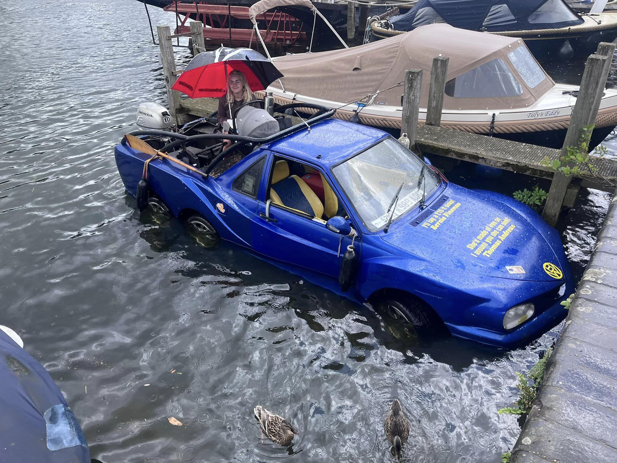 Ils transforment une banale Volkswagen en véhicule amphibie