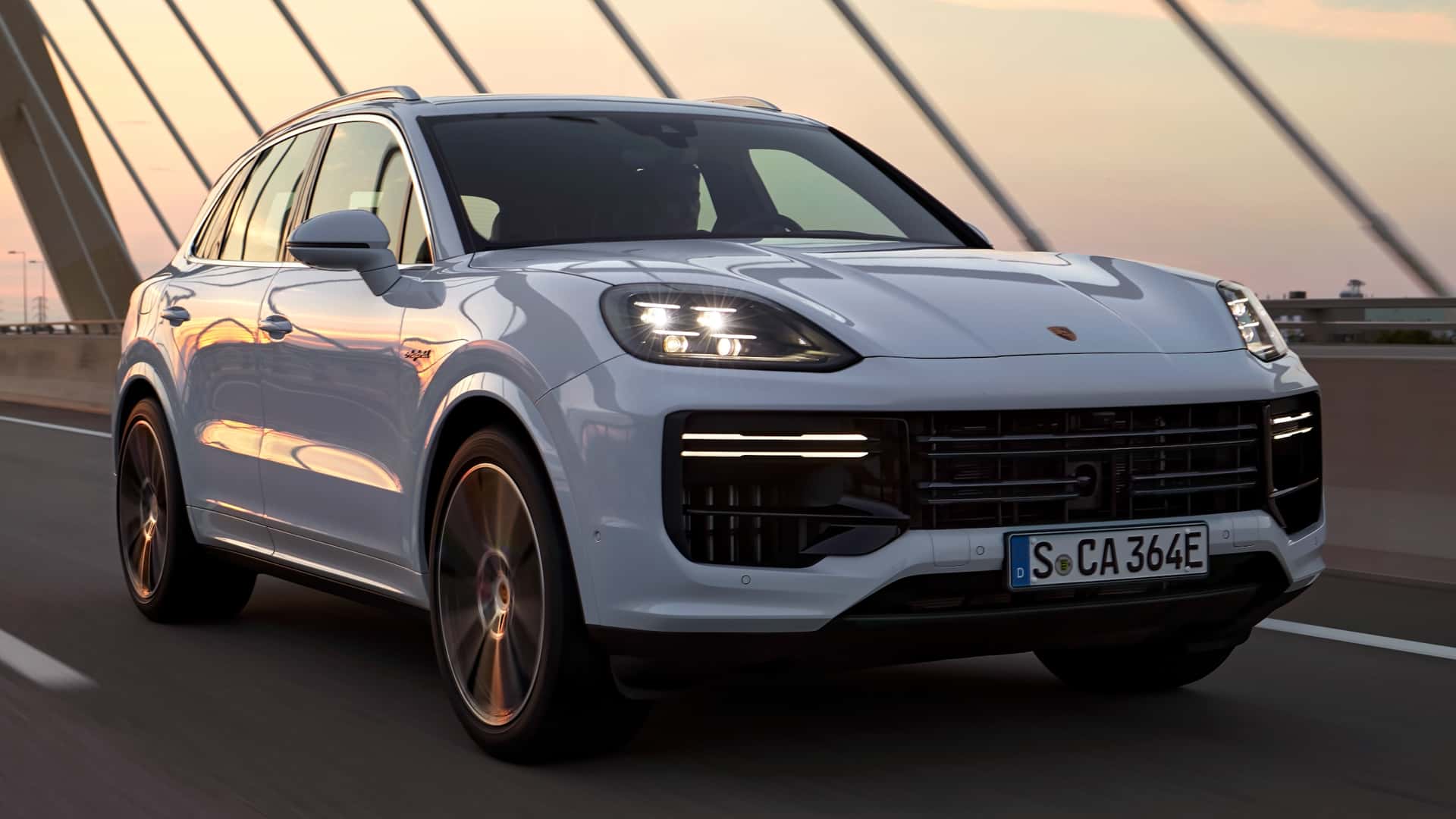 Porsche Cayenne Turbo E-Hybrid (2023) : 739 chevaux et une grosse batterie
