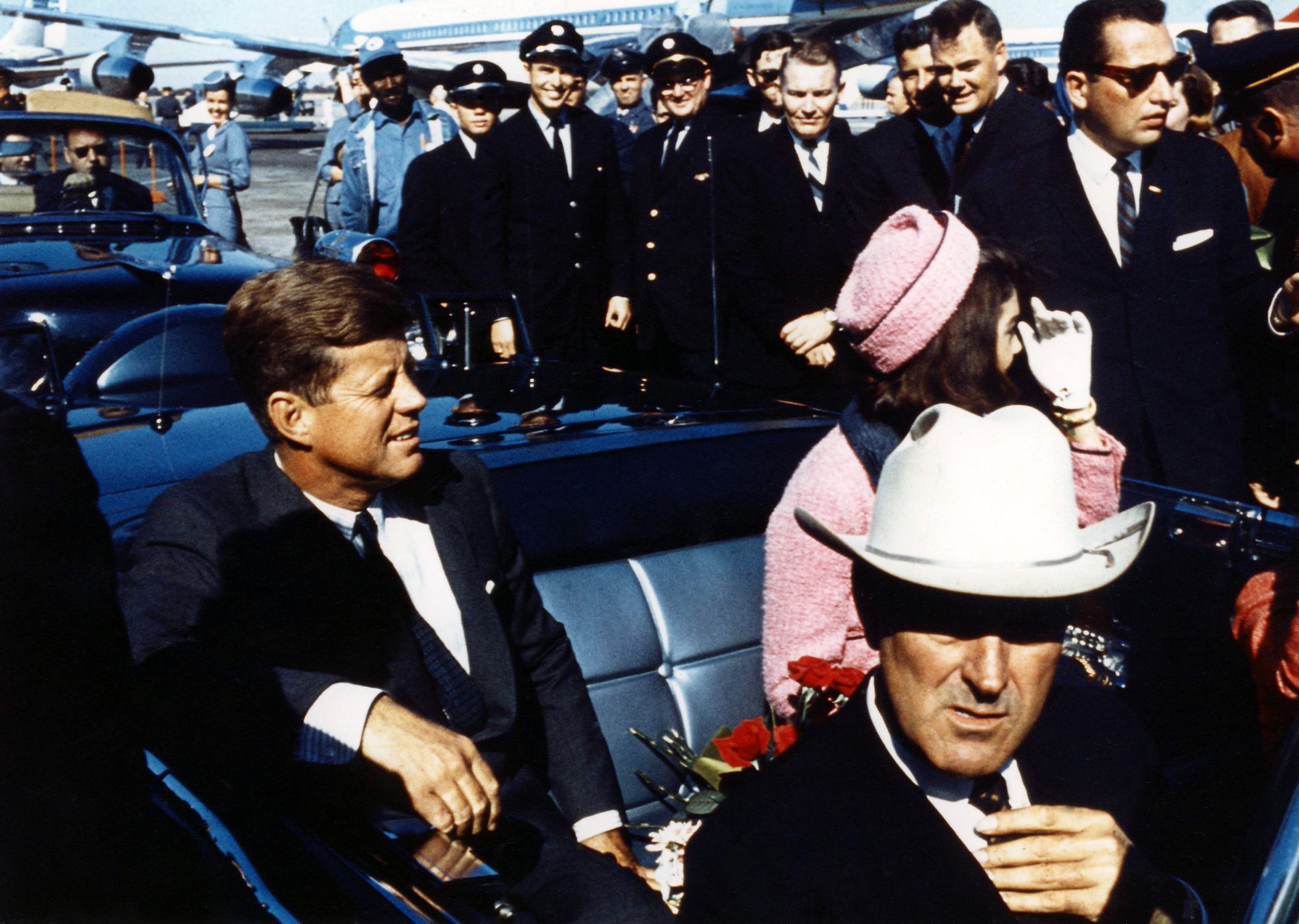 Assassinat de JFK dans la Lincoln Continental présidentielle