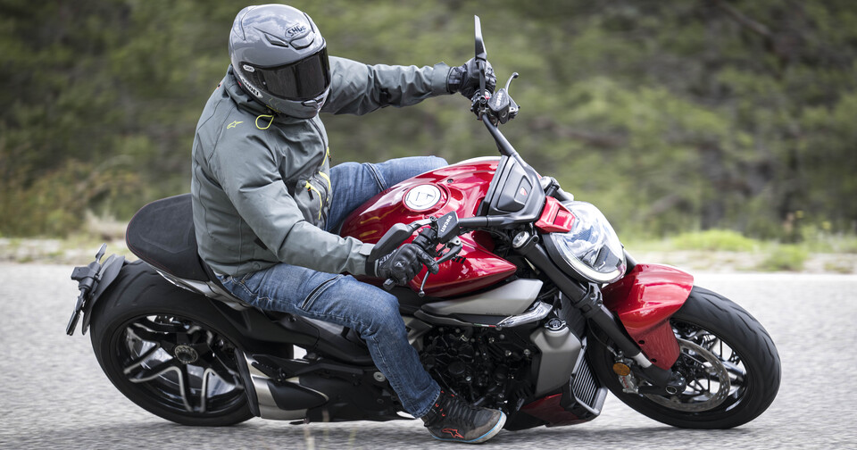 La Ducati XDiavel V4 2025 est-elle plus power que cruiser