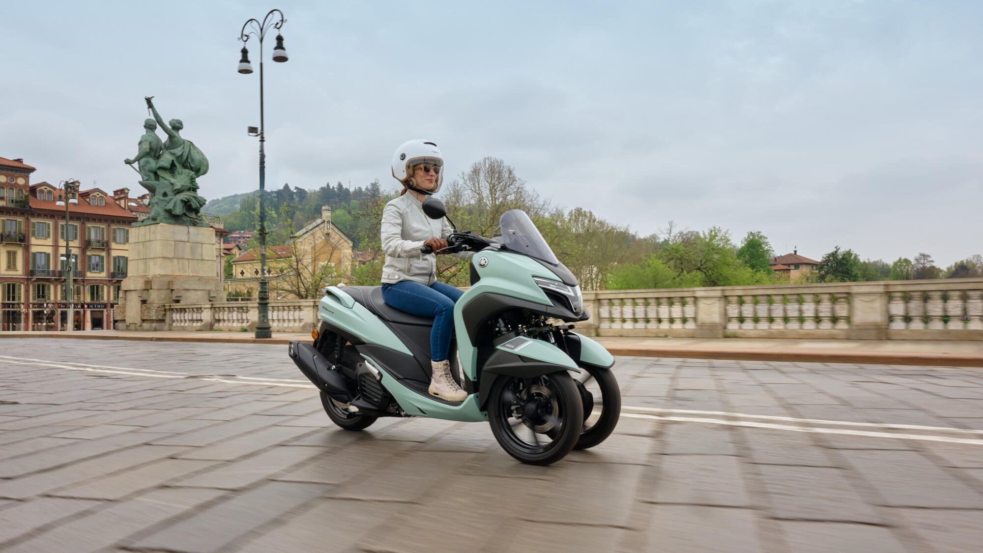 Un scooter trois-roues Yamaha Tricity 125 mis à jour pour 2025