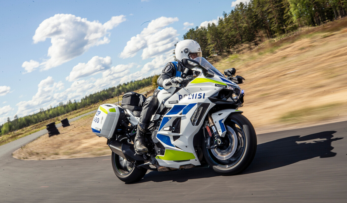 L'incroyable Kawasaki Ninja H2 SX SE de la Police finlandaise